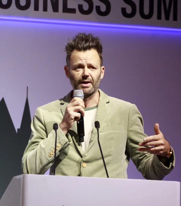 別再設計茶具組了！英國設計師Michael Young的兩岸三地設計觀察 | ShoppingDesign