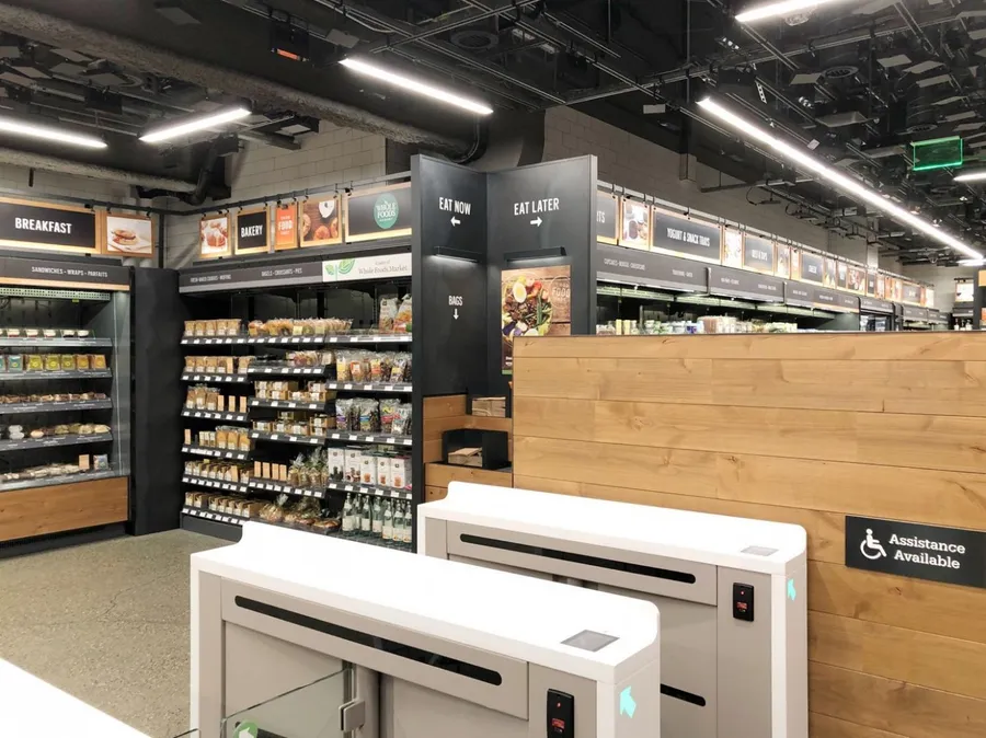 Amazon Go 無人商店裡為什麼有店員？經營策略大解析！|經理人