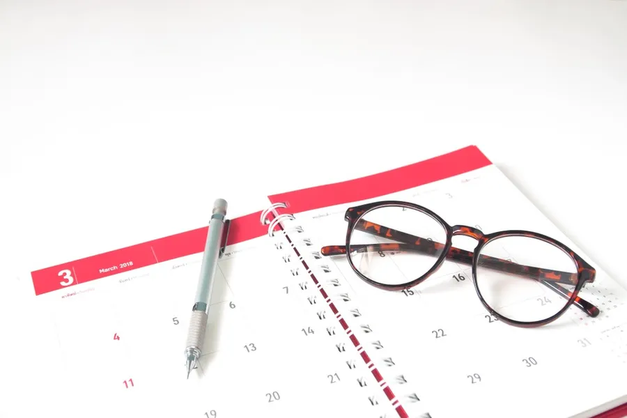 到底是 in the weekend 還是 on the weekend？一次搞懂 in、on、at 的用法！|經理人