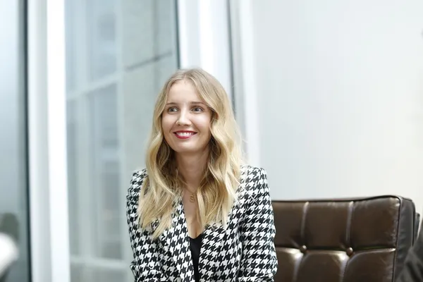 專訪斯洛伐克攝影師Maria Svarbova：在糖衣般的色調裡，埋藏著絕對控制！ | ShoppingDesign