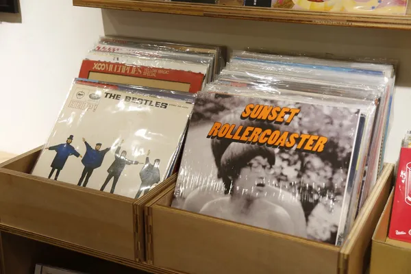 有點復古、有點幽默，隱身赤峰街地下的獨立音樂新基地「PAR Records & Store」 | ShoppingDesign