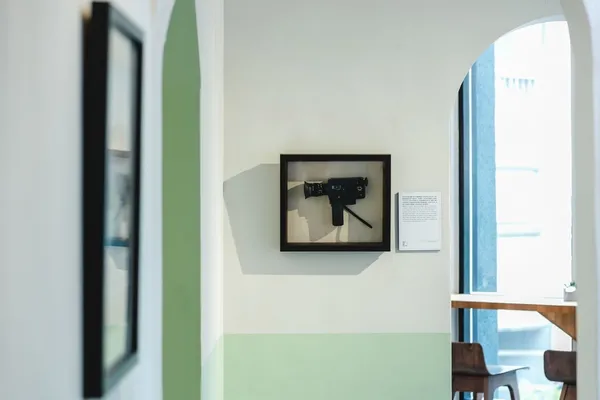 直擊一個自由頹廢又燦爛的柏林音樂史！《柏林音樂教父 ⾺克雷德 Mark Reeder攝影文件展》貳房苑開展 | ShoppingDesign