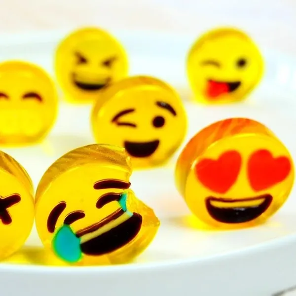 草莓人、 巨大 Oreo 蛋糕、西瓜果凍！探索日本 YouTube 頻道 MosoGourmet 的童趣甜點世界 | ShoppingDesign