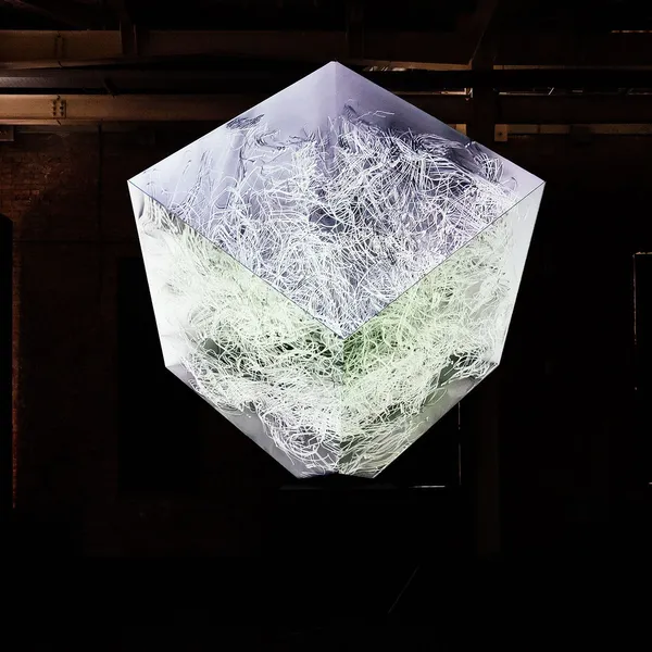 直擊感官的「Hello Ouchhh >_