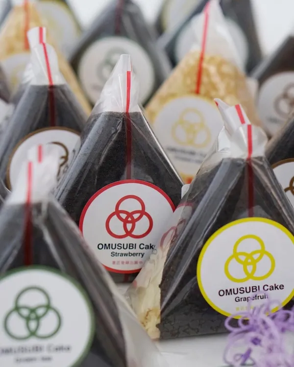 御飯糰裡沒有飯糰，是蛋糕！日本 OMUSUBI Cake 研發創意蛋糕，成為社交話題 | ShoppingDesign