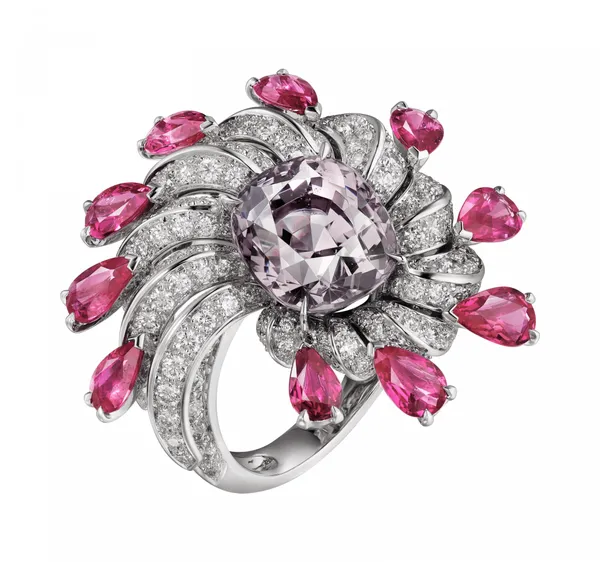 卡地亞《BEAUTÉS DU MONDE》頂級珠寶台北展出，西班牙鬼才操刀展場空間 | ShoppingDesign