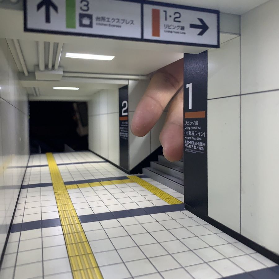 打開插座別有洞天！日本袖珍模型達人 Mozu 手作微縮房間、湯屋、地鐵等，逼真還原日常場景 |ShoppingDesign