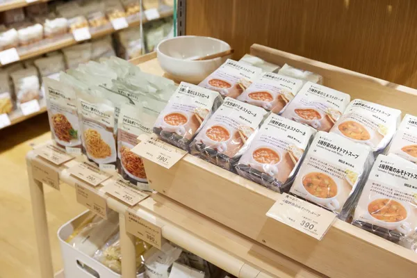 東京首間「無印良品 500」百元商店新開幕！以日用品為主，打造新型態 MUJI 店鋪 | ShoppingDesign