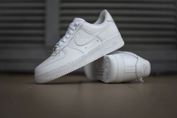 Nike推出首款虛擬球鞋、還將空投海報nft！元宇宙內是否能延續搶鞋熱潮？｜web3