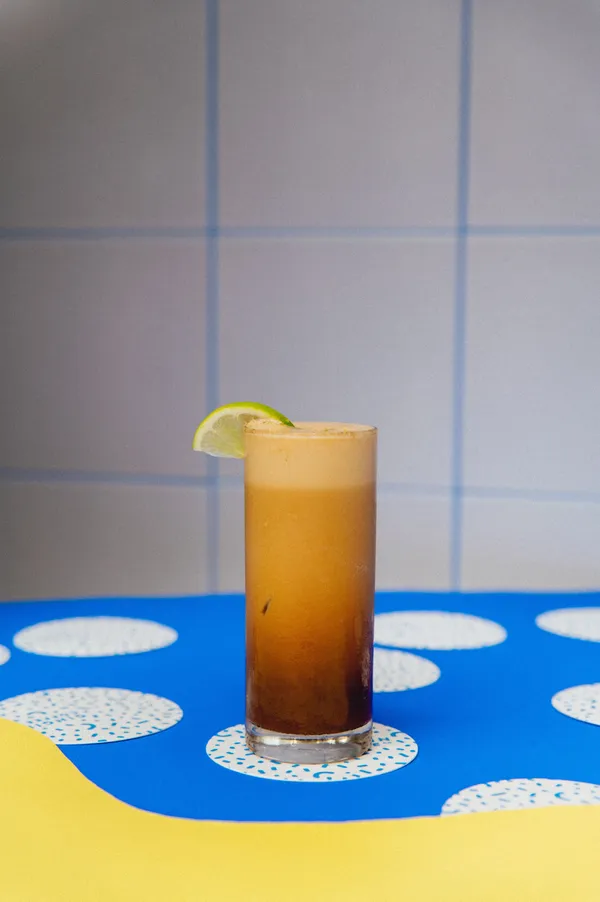 台北文昌街「GinGin Coffee 信義店」開張！加入義大利 80 年代設計語彙，營造繽紛摩登咖啡小餐館 | ShoppingDesign