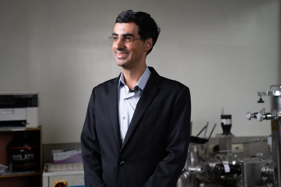 【Int'l Professor】Physicist on the Soccer Field: Prof. Mario Hofmann's ...