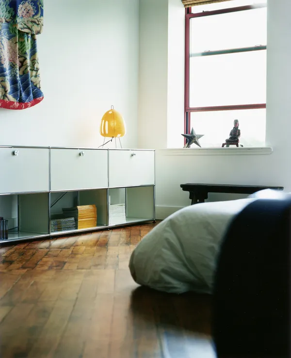 東區家具店 MCM LIVING 新開幕！獨家販售 HAY 聯名椅，引入 USM、Herman Miller 等經典模組設計家飾 | ShoppingDesign