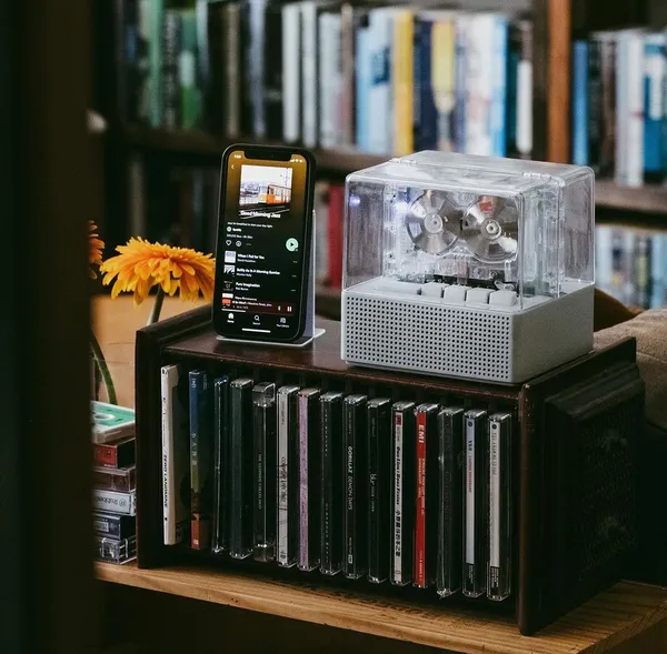 重返 80’s！是藍芽揚聲器也是卡帶播放器：NINM Lab 推出懷舊浪漫結合現代設計的音樂載體 | ShoppingDesign