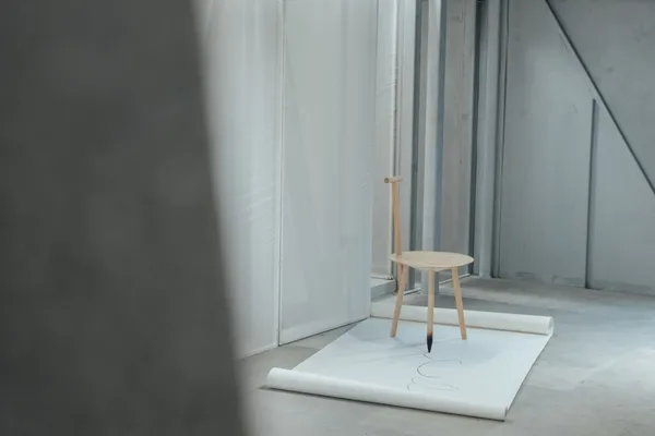 FANZI 首度公開展覽《THE TOOLS 工具》！17 位創作者齊聚山屋口口，新視角詮釋 Spade Chair | ShoppingDesign