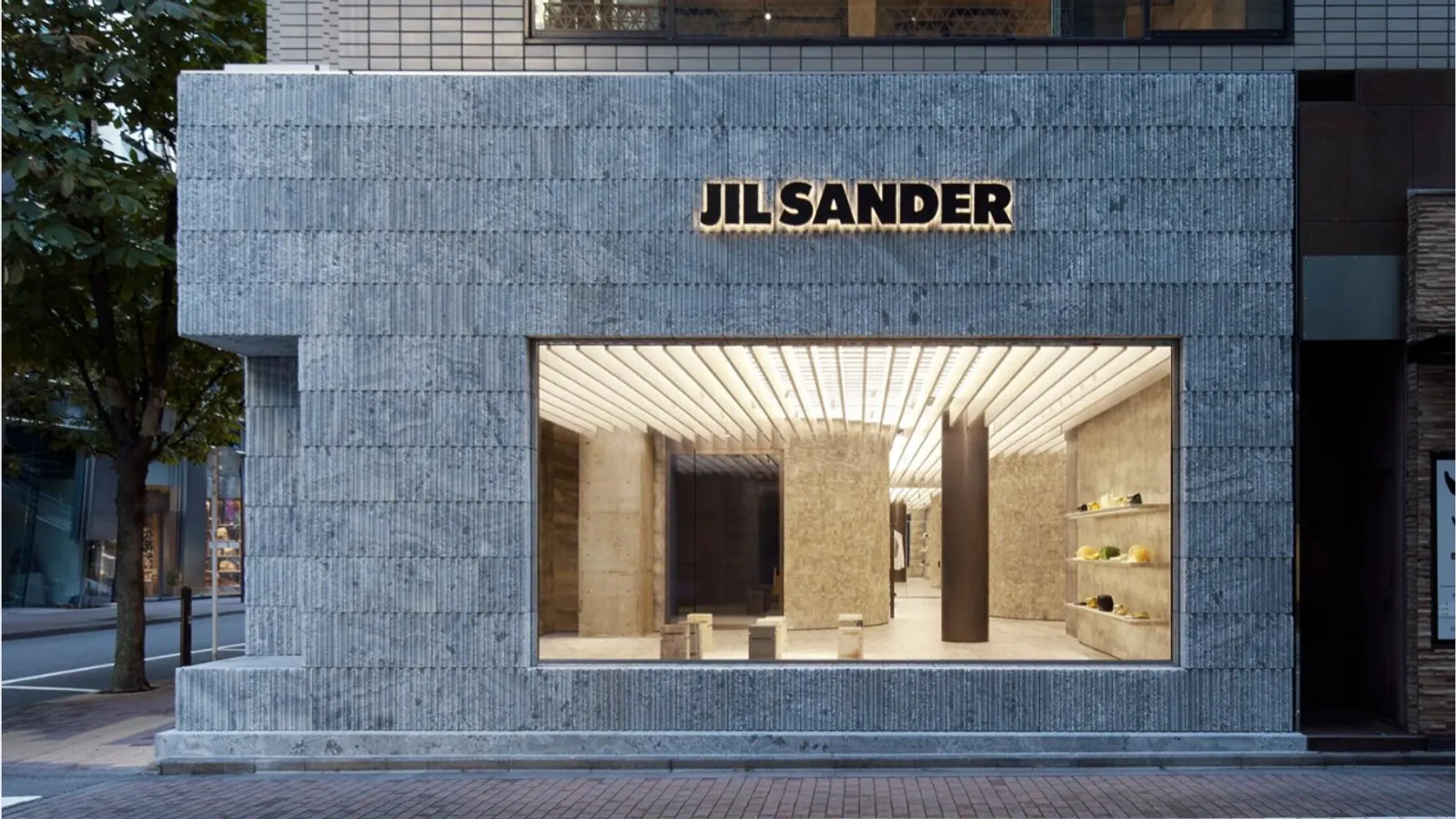 JIL SANDER 最大旗艦店在銀座！如詩般的自然空間：融入石材、雕刻元素，首設藝術展覽區 | ShoppingDesign
